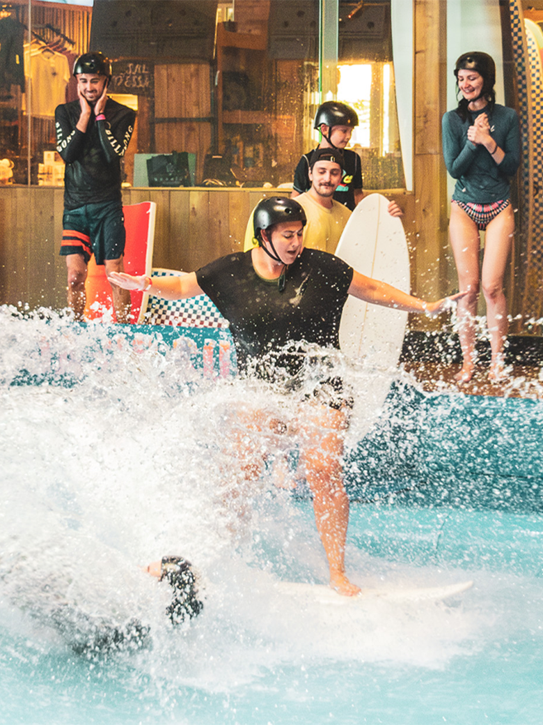 Indoor surfing and restaurant Dix30 Brossard Montreal | Oasis Surf