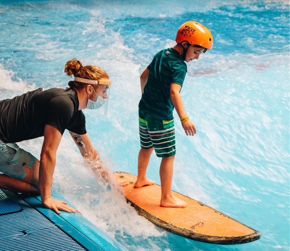 FORFAIT SURF : Surf intérieur et cours théorique – Oasis Surf