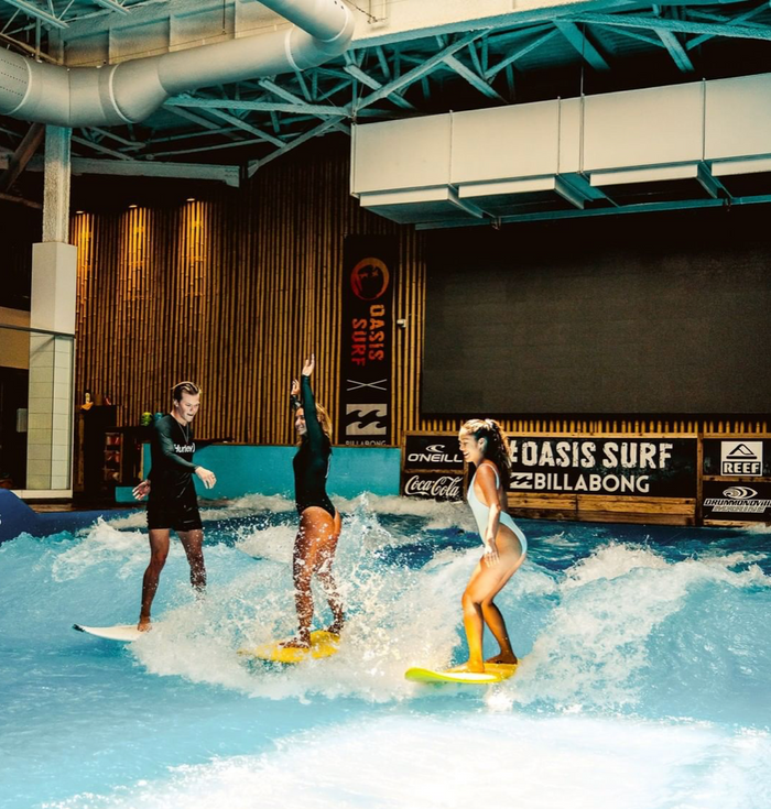 Indoor surfing and restaurant Dix30 Brossard Montreal – Oasis Surf