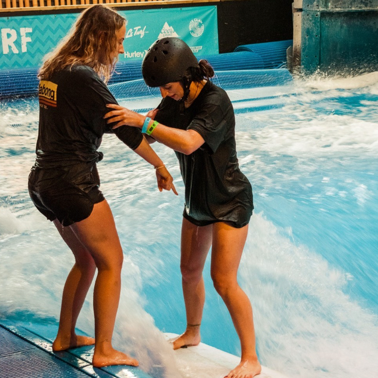 FORFAITS SURF - Dix30 Brossard Rive-Sud de Montréal | Oasis Surf