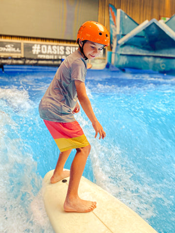 Surf intérieur et restaurant Dix30 Brossard Montréal – Oasis Surf