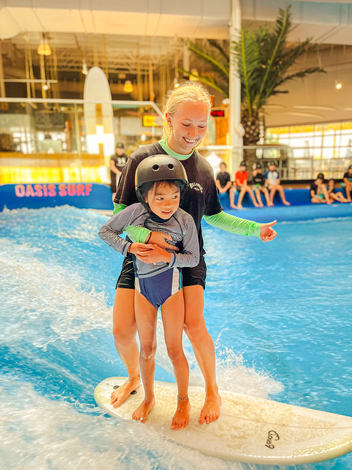 Indoor surfing and restaurant Dix30 Brossard Montreal – Oasis Surf